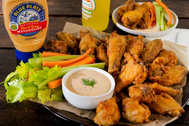 Crispy Baked Chicken Wings with Spicy Ranch Dressing Recipe - Reily ...